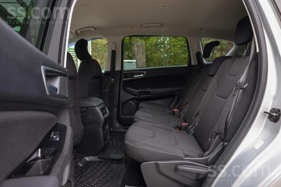 Grey Ford S-Max 2016 in Riga, with an engine capacity of 2.00 L and mileage of 364 thousand km for 6995 €, photo 15 on AUTOMOTO.COM.LV