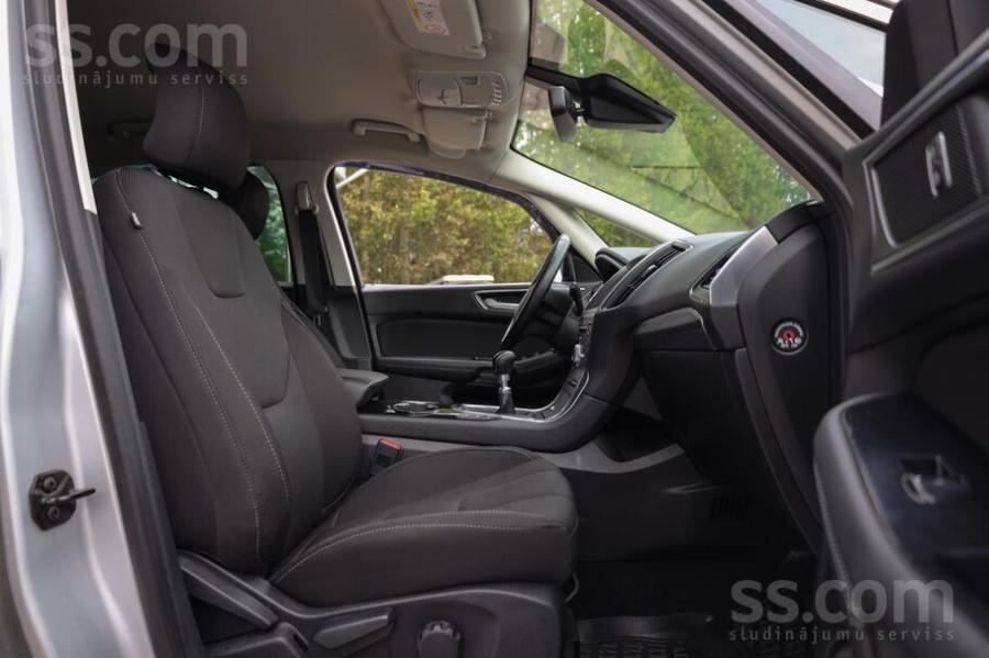 Grey Ford S-Max 2016 in Riga, with an engine capacity of 2.00 L and mileage of 364 thousand km for 6995 €, photo 17 on AUTOMOTO.COM.LV