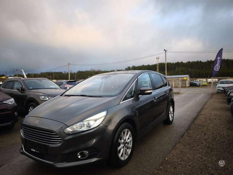 Grey Ford S-Max 2017 in Vilnius, with an engine capacity of 2.00 L and mileage of 278 thousand km for 9500 €, photo 1 on AUTOMOTO.COM.LV