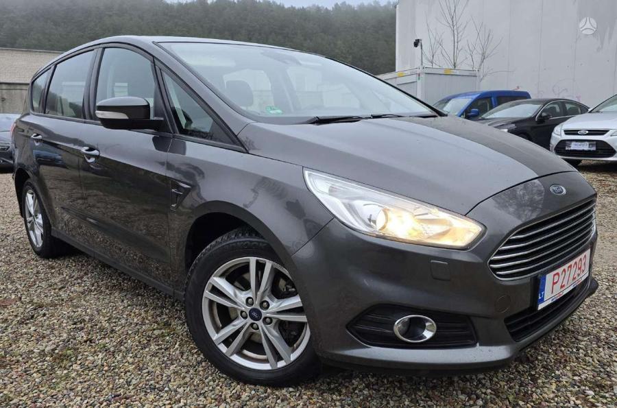 Grey Ford S-Max 2017 in Kaunas, with an engine capacity of 2.00 L and mileage of 282 thousand km for 7990 €, photo 1 on AUTOMOTO.COM.LV
