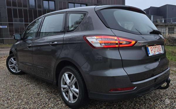 Grey Ford S-Max 2017 in Kaunas, with an engine capacity of 2.00 L and mileage of 282 thousand km for 7990 €, photo 5 on AUTOMOTO.COM.LV