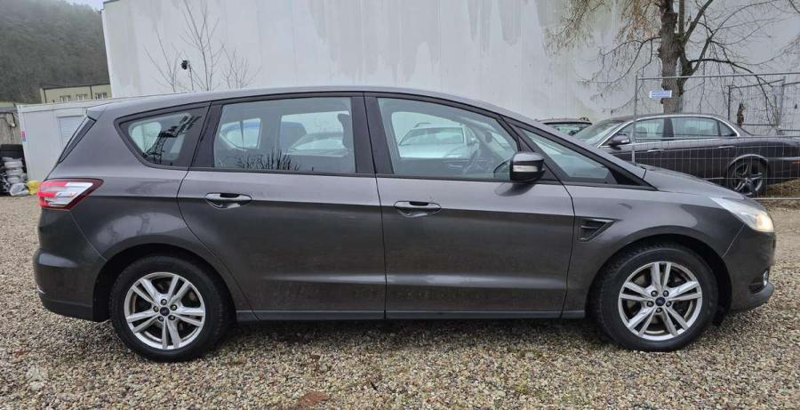 Grey Ford S-Max 2017 in Kaunas, with an engine capacity of 2.00 L and mileage of 283 thousand km for 8290 €, photo 7 on AUTOMOTO.COM.LV