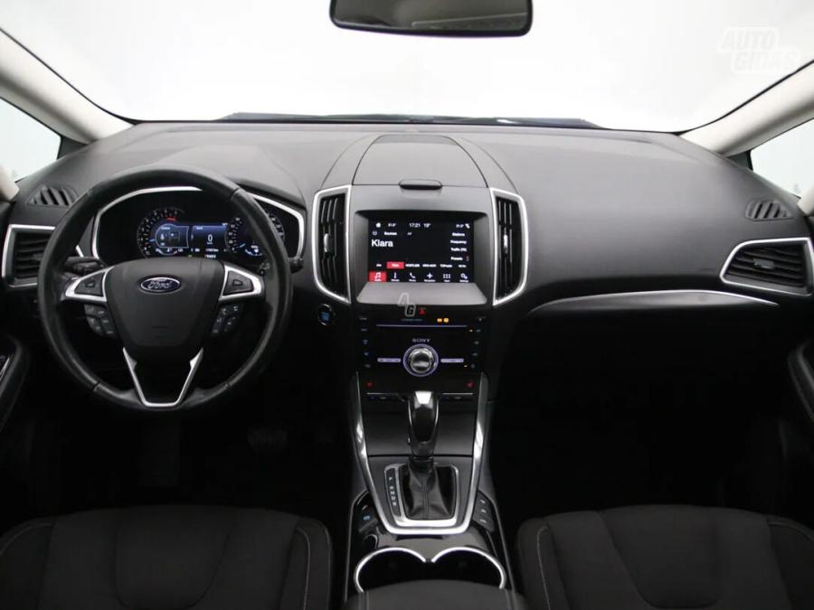 Grey Ford S-Max 2017 in Vilnius, with an engine capacity of 2.00 L and mileage of 176 thousand km for 9499 €, photo 3 on AUTOMOTO.COM.LV