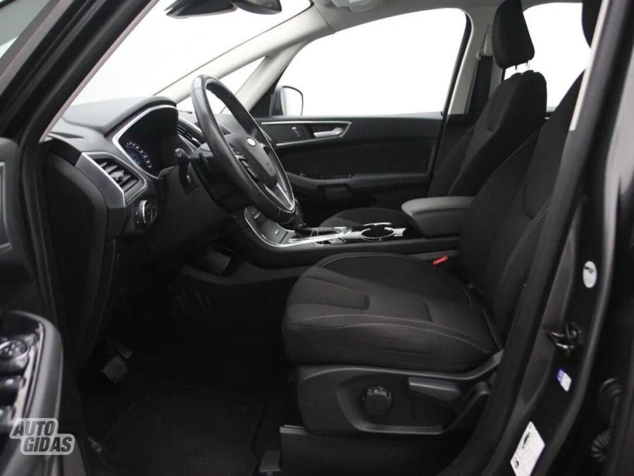Grey Ford S-Max 2017 in Vilnius, with an engine capacity of 2.00 L and mileage of 176 thousand km for 9499 €, photo 5 on AUTOMOTO.COM.LV
