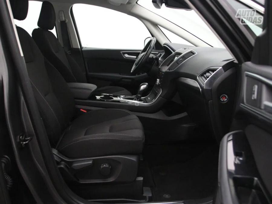 Grey Ford S-Max 2017 in Vilnius, with an engine capacity of 2.00 L and mileage of 176 thousand km for 9499 €, photo 15 on AUTOMOTO.COM.LV