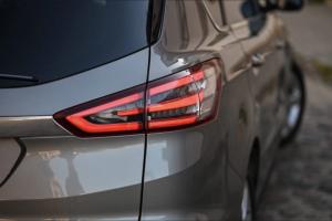 Pelēks Ford S-Max 2017 Rīga, ar dzinēja tilpumu 2.00 L un nobraukumu 221 tūkst. km par 12200 €, foto 9 vietnē AUTOMOTO.COM.LV