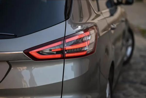 Pelēks Ford S-Max 2017 Jelgava, ar dzinēja tilpumu 2.00 L un nobraukumu 221 tūkst. km par 11400 €, foto 8 vietnē AUTOMOTO.COM.LV