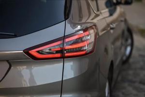 Pelēks Ford S-Max 2017 Jelgava, ar dzinēja tilpumu 2.00 L un nobraukumu 221 tūkst. km par 11400 €, foto 9 vietnē AUTOMOTO.COM.LV