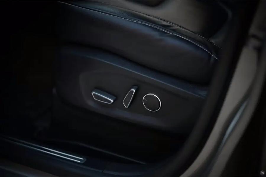 Pelēks Ford S-Max 2017 Jelgava, ar dzinēja tilpumu 2.00 L un nobraukumu 221 tūkst. km par 11400 €, foto 23 vietnē AUTOMOTO.COM.LV