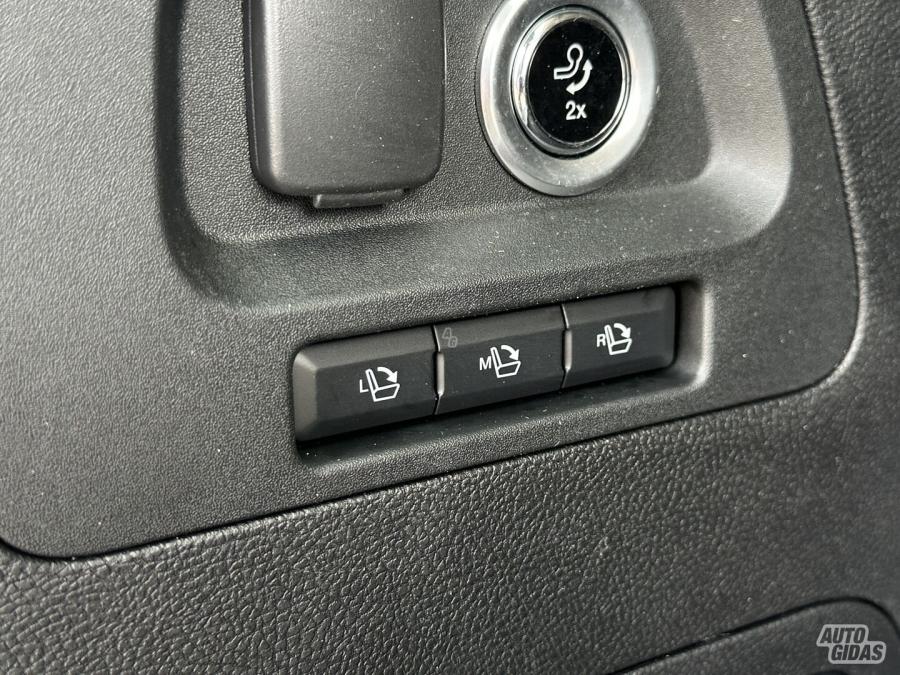 Pelēks Ford S-Max 2018 Kauņa, ar dzinēja tilpumu 1.50 L un nobraukumu 99 tūkst. km par 14271 €, foto 16 vietnē AUTOMOTO.COM.LV