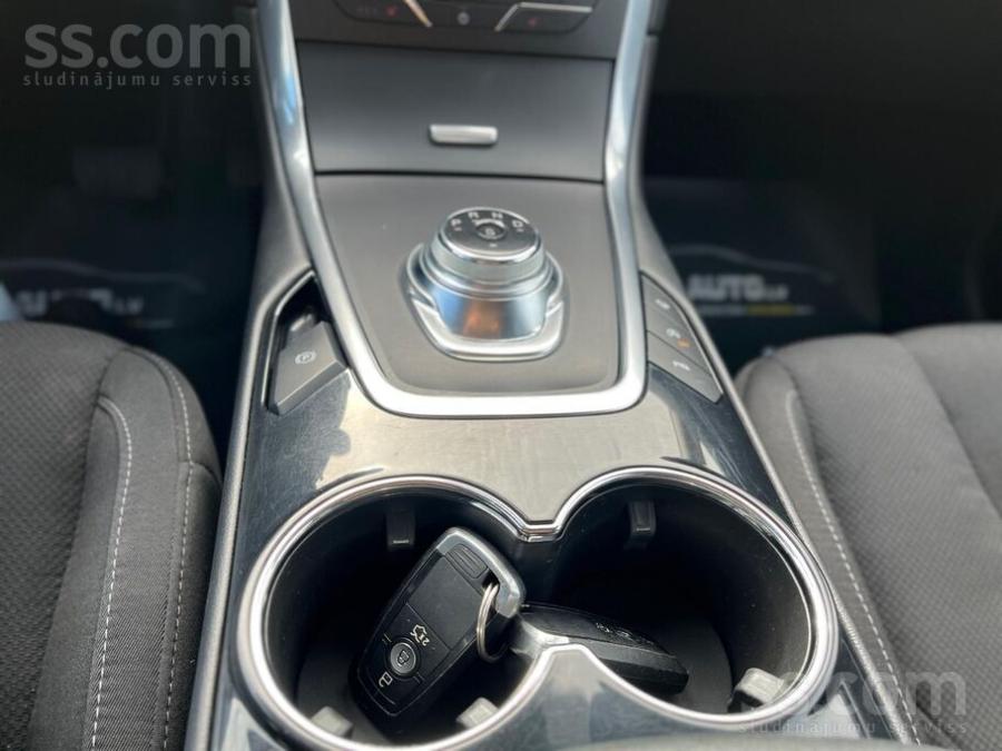 Pelēks Ford S-Max 2018 Kuldīga, ar dzinēja tilpumu 2.00 L un nobraukumu 257 tūkst. km par 7490 €, foto 22 vietnē AUTOMOTO.COM.LV