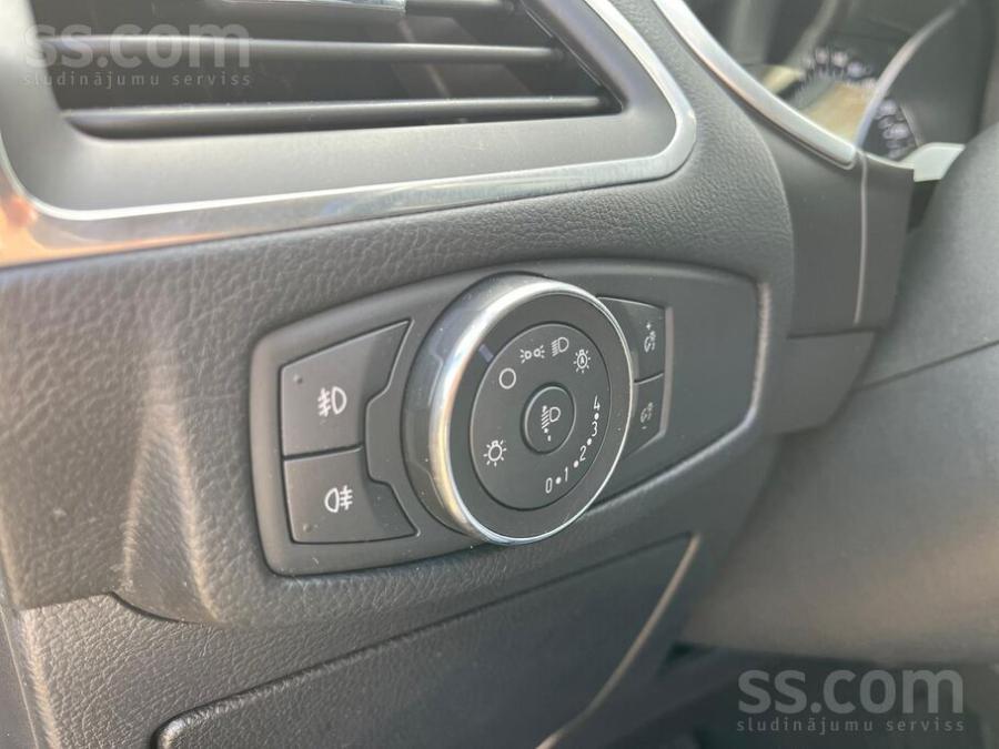 Pelēks Ford S-Max 2018 Kuldīga, ar dzinēja tilpumu 2.00 L un nobraukumu 257 tūkst. km par 7490 €, foto 25 vietnē AUTOMOTO.COM.LV
