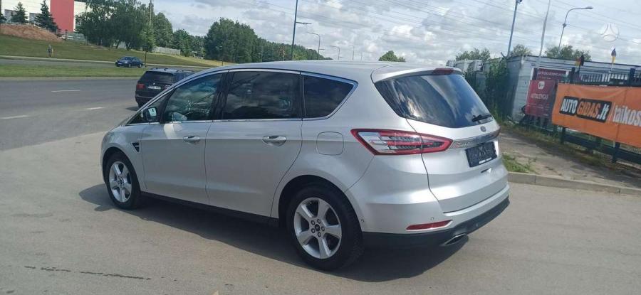 Grey Ford S-Max 2018 in Kaunas, with an engine capacity of 2.00 L and mileage of 292 thousand km for 8349 €, photo 6 on AUTOMOTO.COM.LV