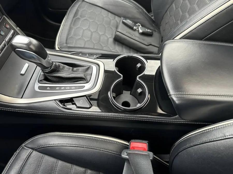Pelēks Ford S-Max 2018 Talsi, ar dzinēja tilpumu 2.00 L un nobraukumu 357 tūkst. km par 12800 €, foto 24 vietnē AUTOMOTO.COM.LV