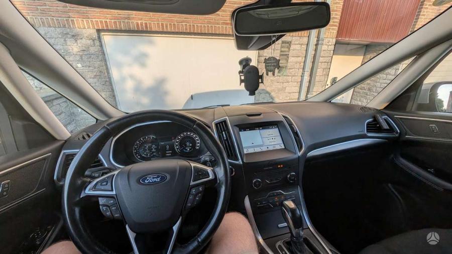 Pelēks Ford S-Max 2018 Viļņa, ar dzinēja tilpumu 2.00 L un nobraukumu 190 tūkst. km par 9999 €, foto 7 vietnē AUTOMOTO.COM.LV