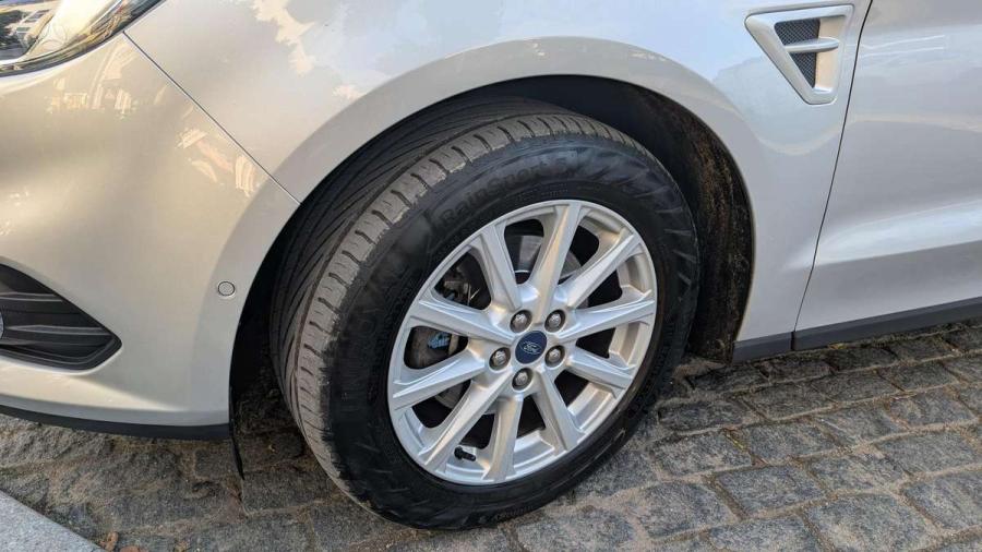 Pelēks Ford S-Max 2018 Viļņa, ar dzinēja tilpumu 2.00 L un nobraukumu 190 tūkst. km par 9999 €, foto 8 vietnē AUTOMOTO.COM.LV