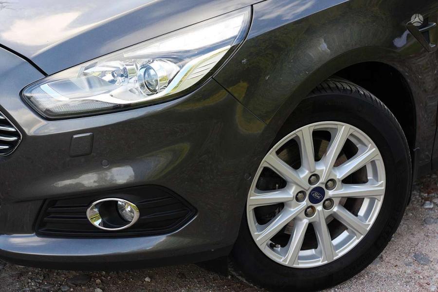 Grey Ford S-Max 2018 in Kretinga, with an engine capacity of 1.50 L and mileage of 162 thousand km for 9499 €, photo 5 on AUTOMOTO.COM.LV
