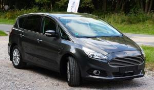 Grey Ford S-Max 2018 in Kretinga, with an engine capacity of 1.50 L and mileage of 162 thousand km for 9499 €, photo 8 on AUTOMOTO.COM.LV