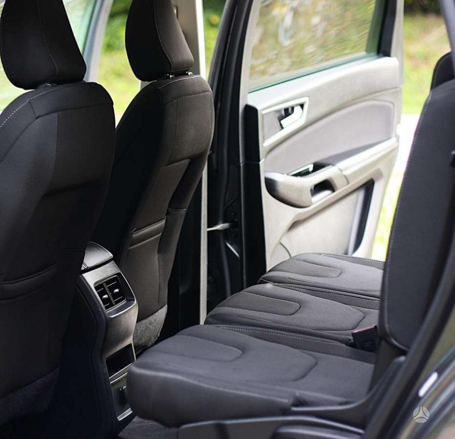 Grey Ford S-Max 2018 in Kretinga, with an engine capacity of 1.50 L and mileage of 162 thousand km for 9499 €, photo 21 on AUTOMOTO.COM.LV