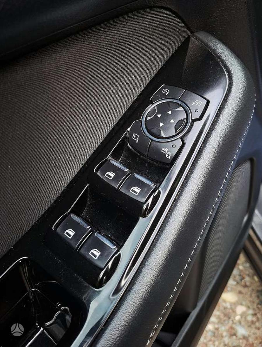 Grey Ford S-Max 2018 in Kretinga, with an engine capacity of 1.50 L and mileage of 162 thousand km for 9499 €, photo 22 on AUTOMOTO.COM.LV