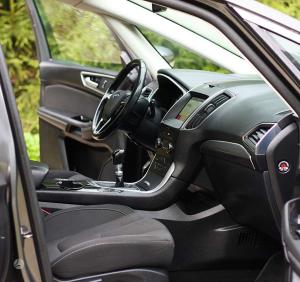 Grey Ford S-Max 2018 in Kretinga, with an engine capacity of 1.50 L and mileage of 162 thousand km for 9499 €, photo 35 on AUTOMOTO.COM.LV