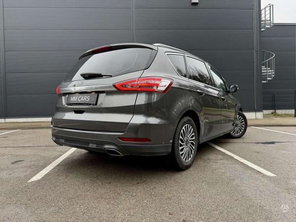 Grey Ford S-Max 2019 in Riga, with an engine capacity of 0.00 L and mileage of 320 thousand km for 9900 €, photo 5 on AUTOMOTO.COM.LV