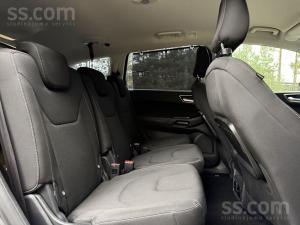 Grey Ford S-Max 2019 in Riga, with an engine capacity of 2.00 L and mileage of 325 thousand km for 8900 €, photo 12 on AUTOMOTO.COM.LV