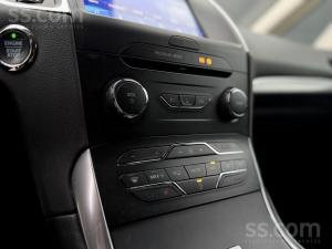 Grey Ford S-Max 2019 in Riga, with an engine capacity of 2.00 L and mileage of 325 thousand km for 8900 €, photo 15 on AUTOMOTO.COM.LV