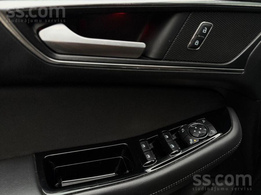 Grey Ford S-Max 2019 in Riga, with an engine capacity of 2.00 L and mileage of 325 thousand km for 8900 €, photo 16 on AUTOMOTO.COM.LV