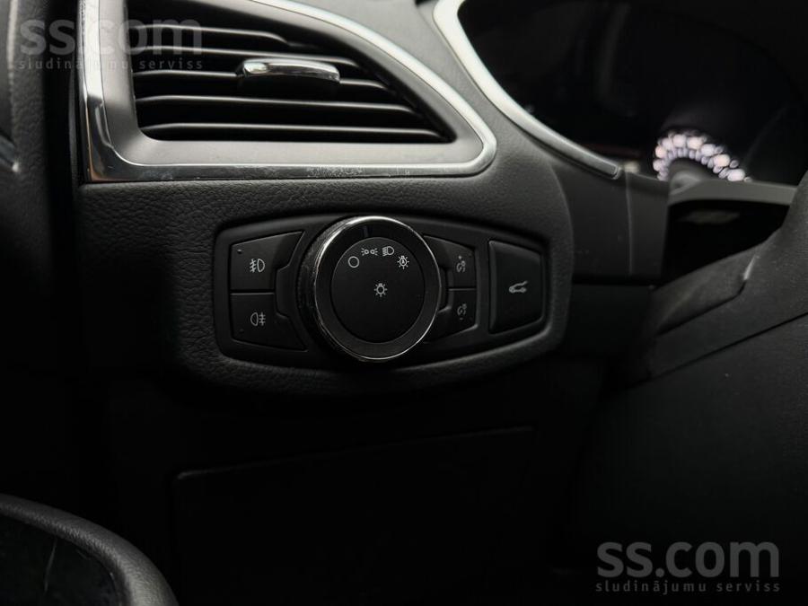 Grey Ford S-Max 2019 in Riga, with an engine capacity of 2.00 L and mileage of 325 thousand km for 8900 €, photo 17 on AUTOMOTO.COM.LV