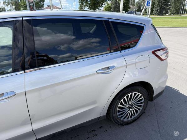 Grey Ford S-Max 2019 in Taurage, with an engine capacity of 2.00 L and mileage of 244 thousand km for 8700 €, photo 3 on AUTOMOTO.COM.LV