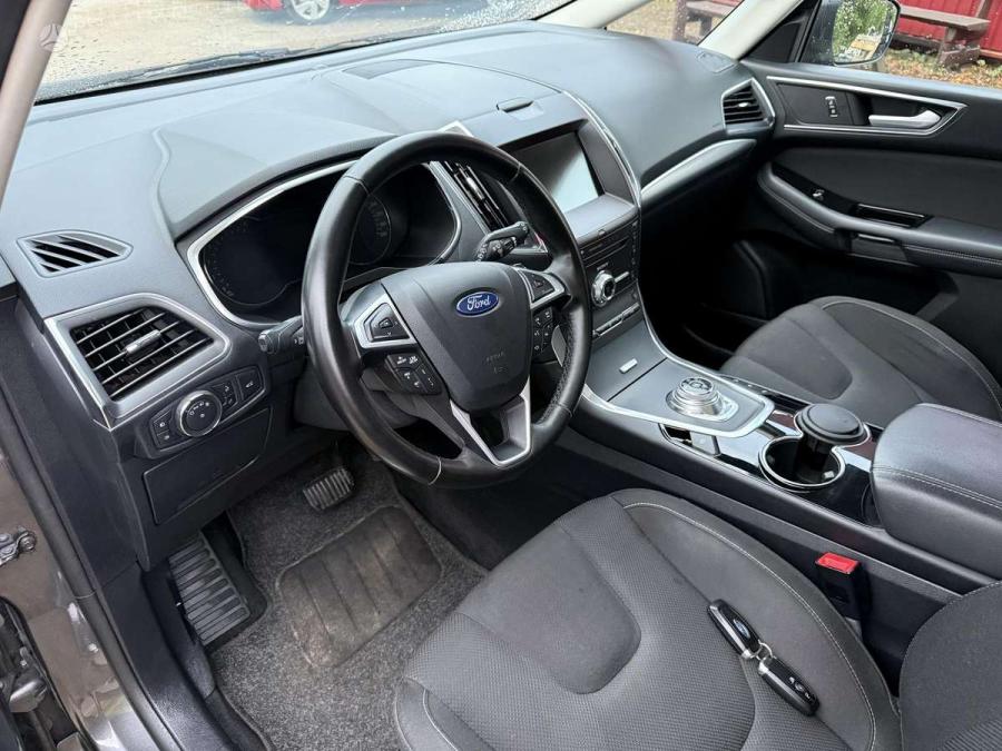 Grey Ford S-Max 2020 in Ukmerge, with an engine capacity of 2.00 L and mileage of 140 thousand km for 9900 €, photo 14 on AUTOMOTO.COM.LV