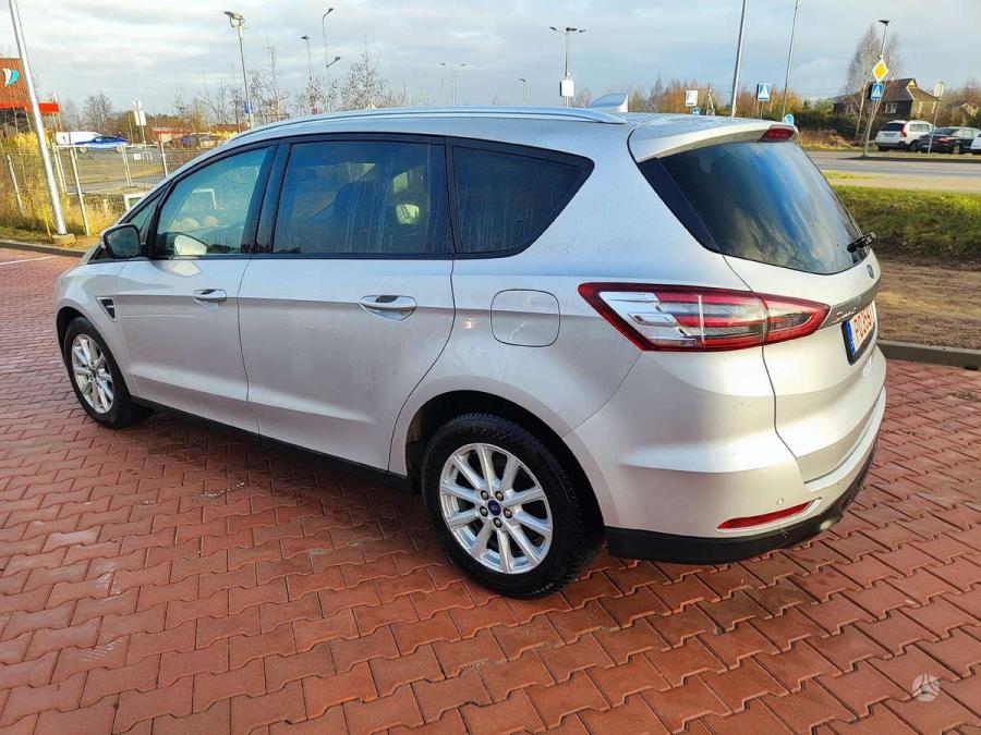 Grey Ford S-Max 2021 in Vilnius, with an engine capacity of 2.00 L and mileage of 194 thousand km for 10400 €, photo 1 on AUTOMOTO.COM.LV