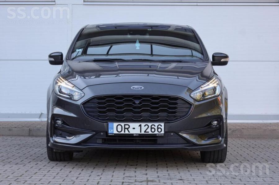 Grey Ford S-Max 2023 in Riga, with an engine capacity of 2.50 L and mileage of 65 thousand km for 18995 €, photo 4 on AUTOMOTO.COM.LV