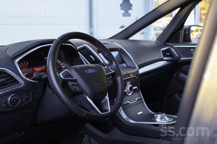 Grey Ford S-Max 2023 in Riga, with an engine capacity of 2.50 L and mileage of 65 thousand km for 18995 €, photo 11 on AUTOMOTO.COM.LV