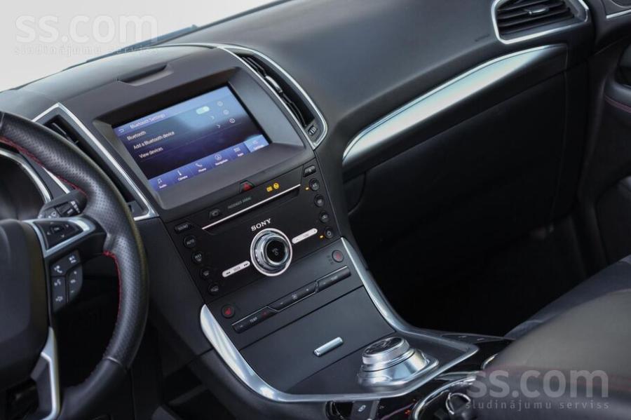 Grey Ford S-Max 2023 in Riga, with an engine capacity of 2.50 L and mileage of 65 thousand km for 18995 €, photo 17 on AUTOMOTO.COM.LV