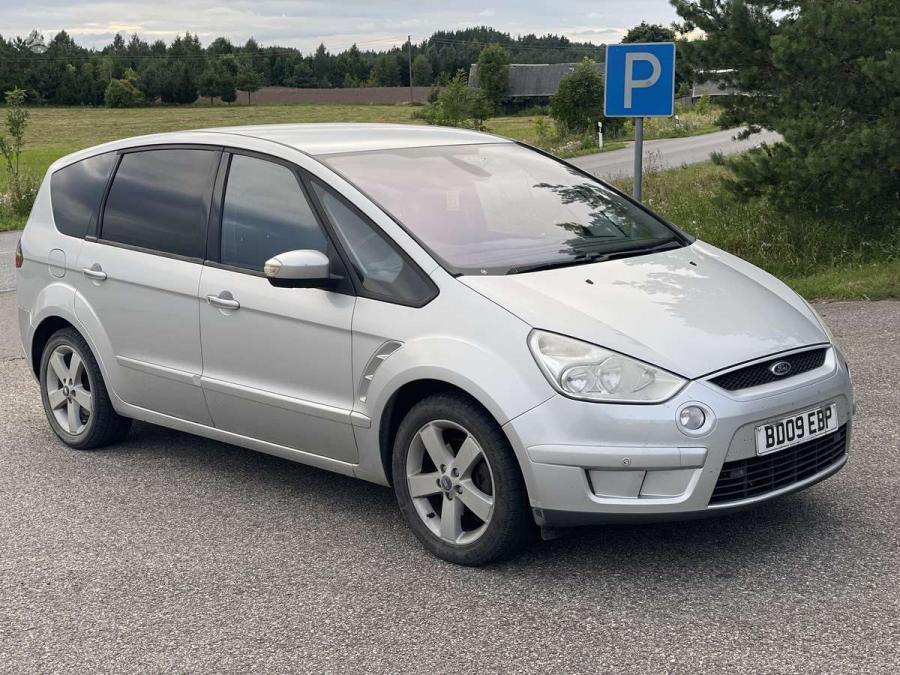 Grey Ford S-Max 2010 in Moletai, with an engine capacity of 2.00 L and mileage of 182 thousand km for 1350 €, photo 4 on AUTOMOTO.COM.LV