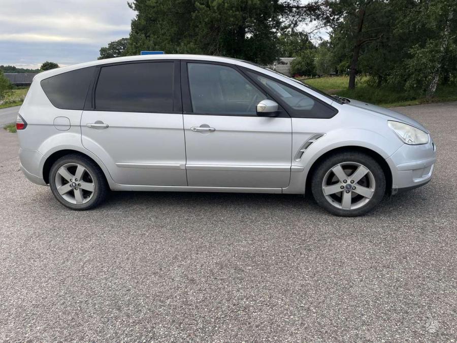 Grey Ford S-Max 2010 in Moletai, with an engine capacity of 2.00 L and mileage of 182 thousand km for 1350 €, photo 5 on AUTOMOTO.COM.LV