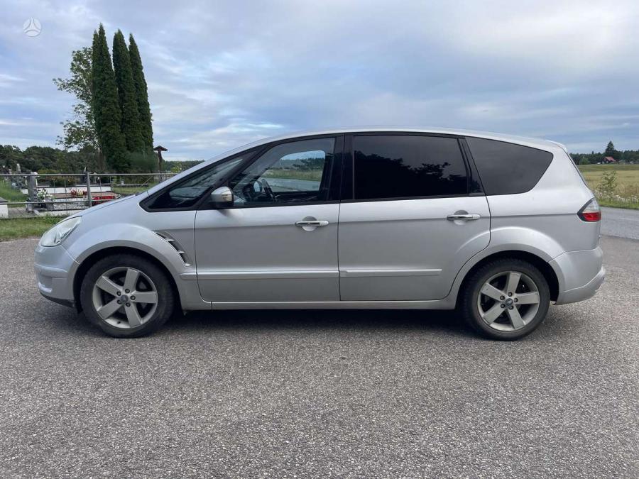 Grey Ford S-Max 2010 in Moletai, with an engine capacity of 2.00 L and mileage of 182 thousand km for 1350 €, photo 6 on AUTOMOTO.COM.LV