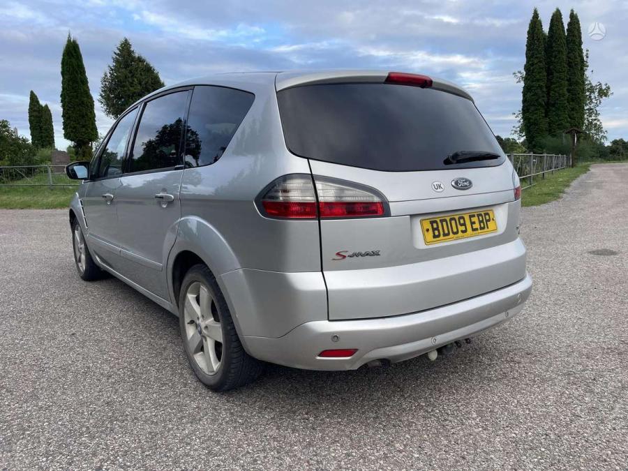 Grey Ford S-Max 2010 in Moletai, with an engine capacity of 2.00 L and mileage of 182 thousand km for 1350 €, photo 7 on AUTOMOTO.COM.LV