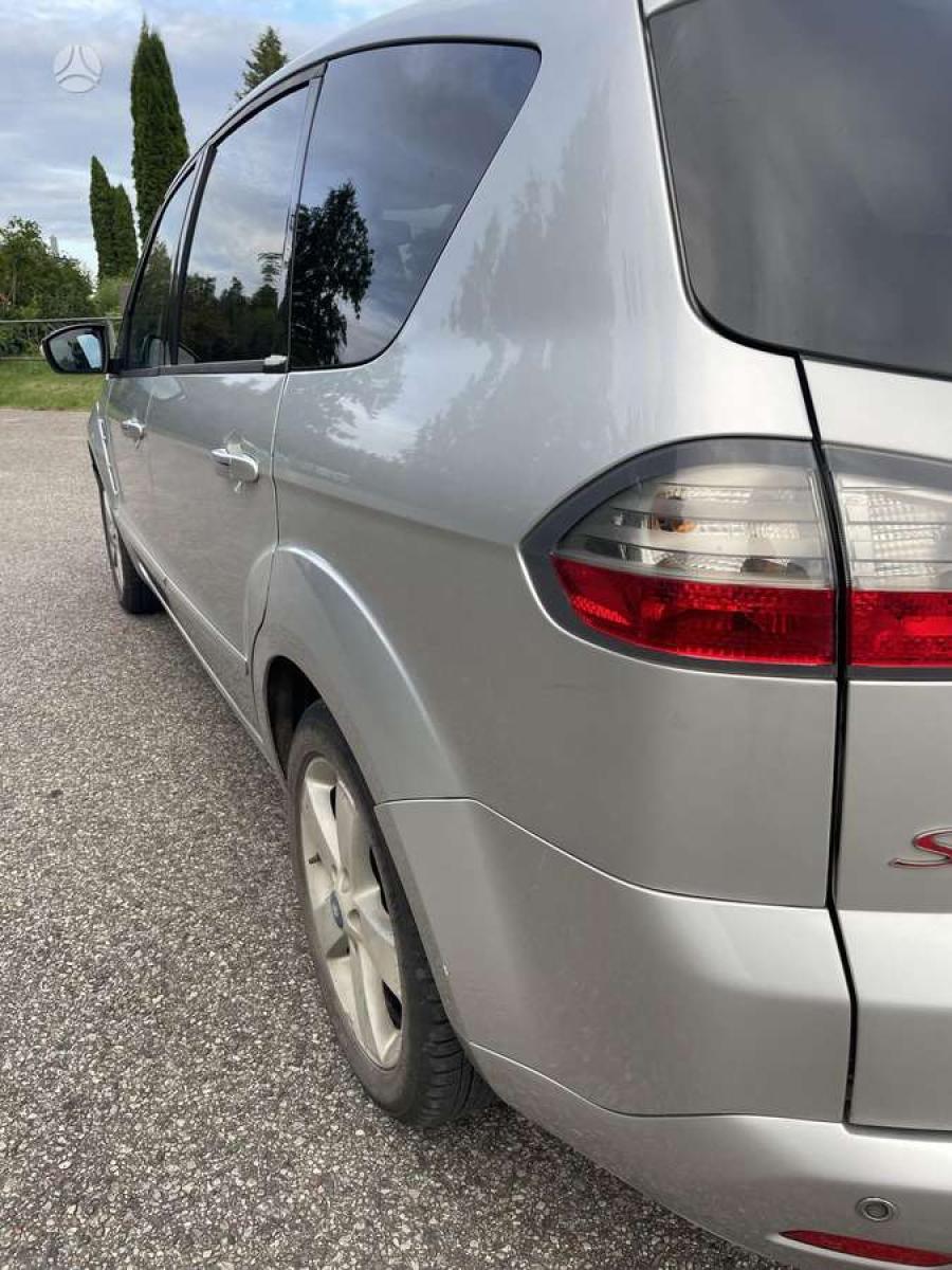 Grey Ford S-Max 2010 in Moletai, with an engine capacity of 2.00 L and mileage of 182 thousand km for 1350 €, photo 11 on AUTOMOTO.COM.LV