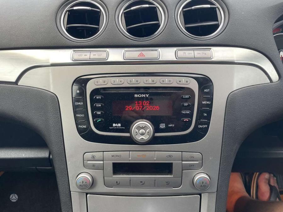 Grey Ford S-Max 2010 in Moletai, with an engine capacity of 2.00 L and mileage of 182 thousand km for 1350 €, photo 14 on AUTOMOTO.COM.LV