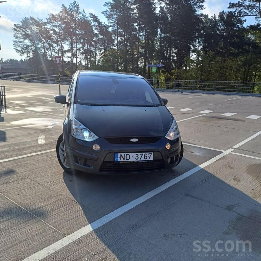 Grey Ford S-Max 2008 in Riga, with an engine capacity of 2.00 L and mileage of 369 thousand km for 2250 €, photo 1 on AUTOMOTO.COM.LV