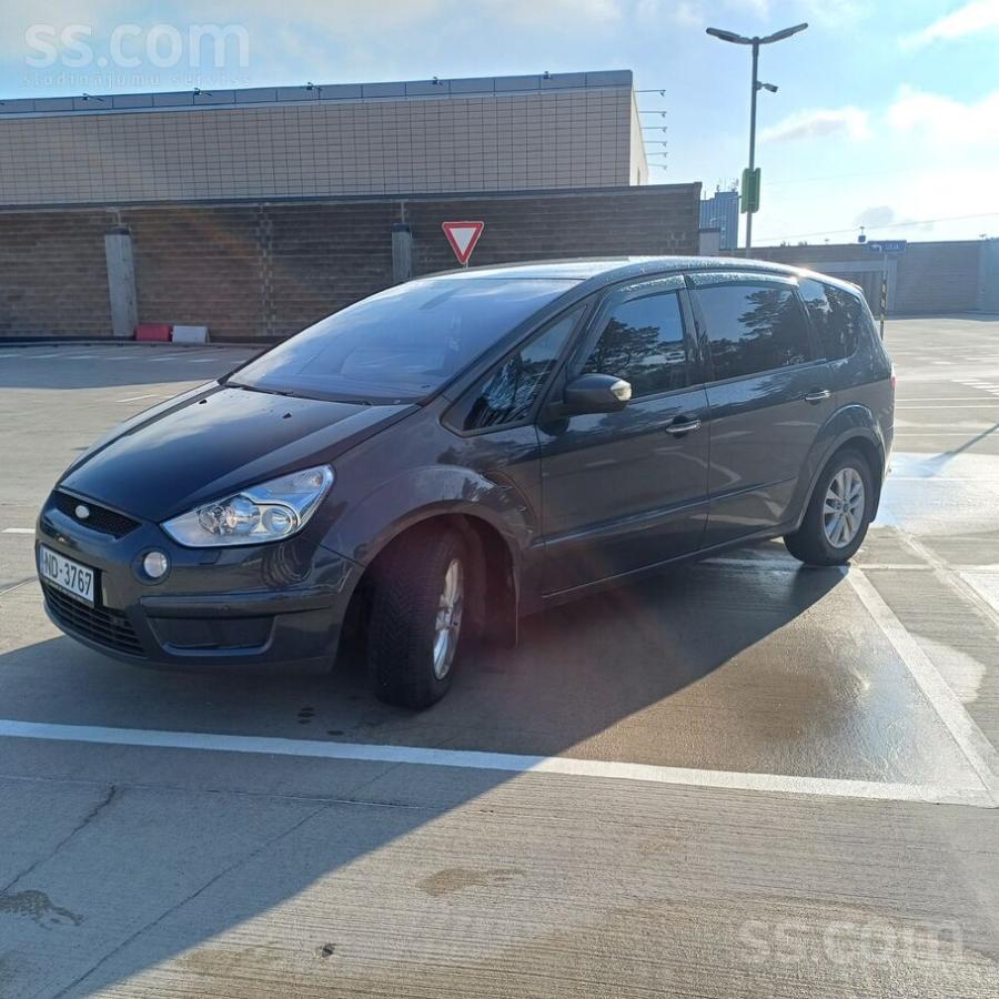 Grey Ford S-Max 2008 in Riga, with an engine capacity of 2.00 L and mileage of 369 thousand km for 2250 €, photo 4 on AUTOMOTO.COM.LV