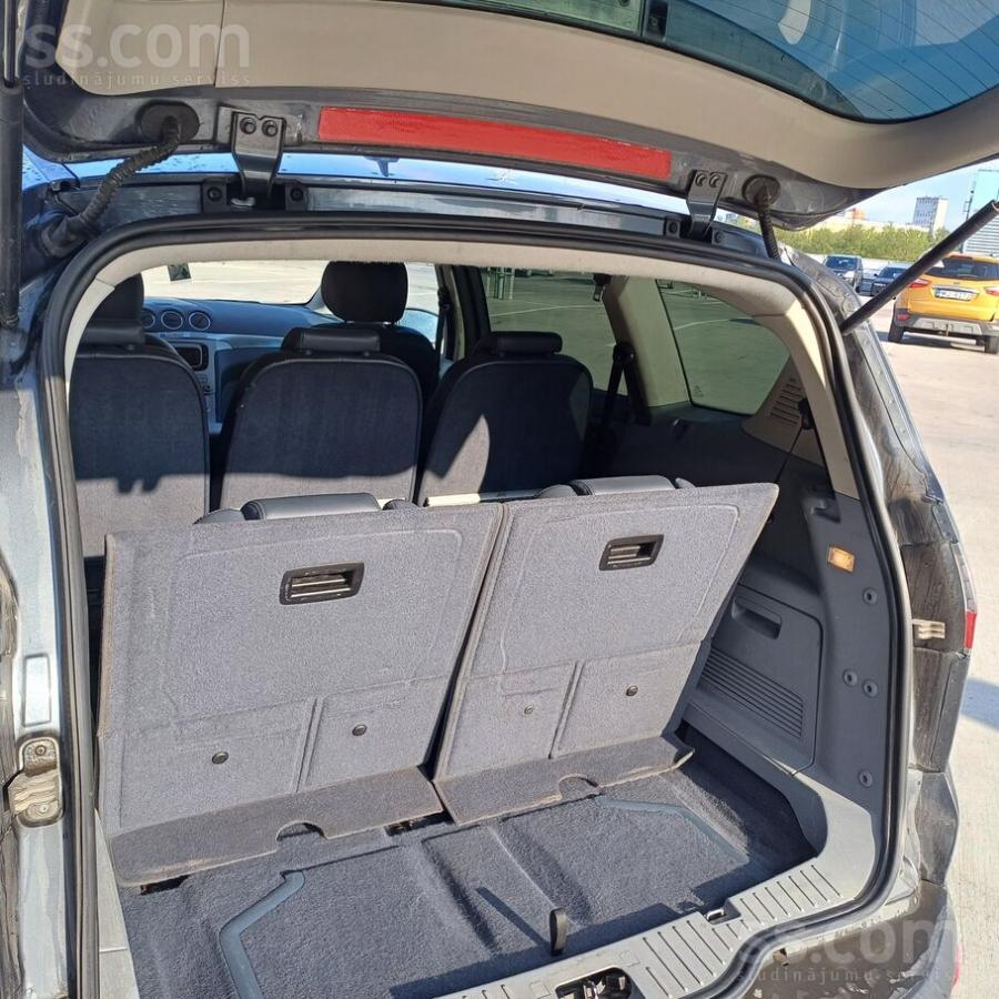 Grey Ford S-Max 2008 in Riga, with an engine capacity of 2.00 L and mileage of 369 thousand km for 2250 €, photo 13 on AUTOMOTO.COM.LV