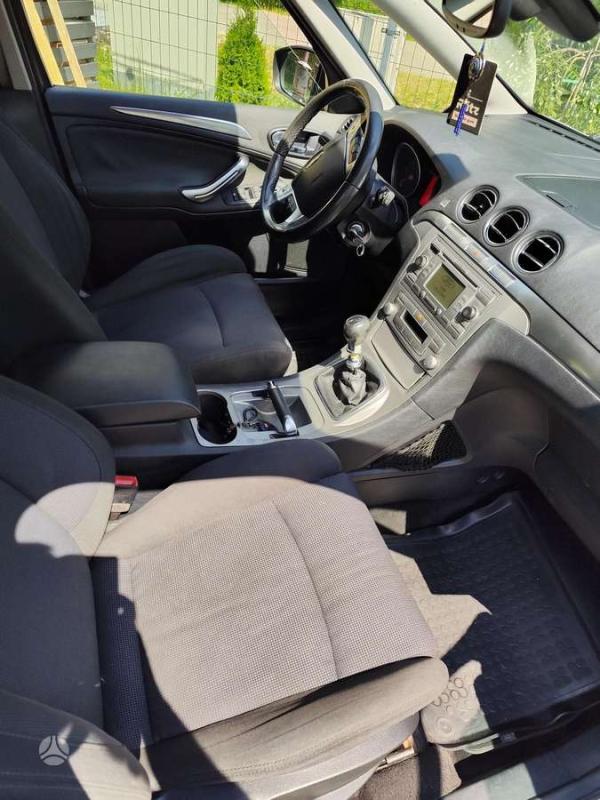 Pelēks Ford S-Max 2007 Viļņa, ar dzinēja tilpumu 2.00 L un nobraukumu 340 tūkst. km par 1400 €, foto 4 vietnē AUTOMOTO.COM.LV