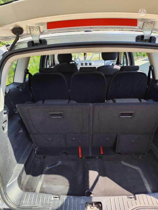 Pelēks Ford S-Max 2007 Viļņa, ar dzinēja tilpumu 2.00 L un nobraukumu 340 tūkst. km par 1400 €, foto 5 vietnē AUTOMOTO.COM.LV