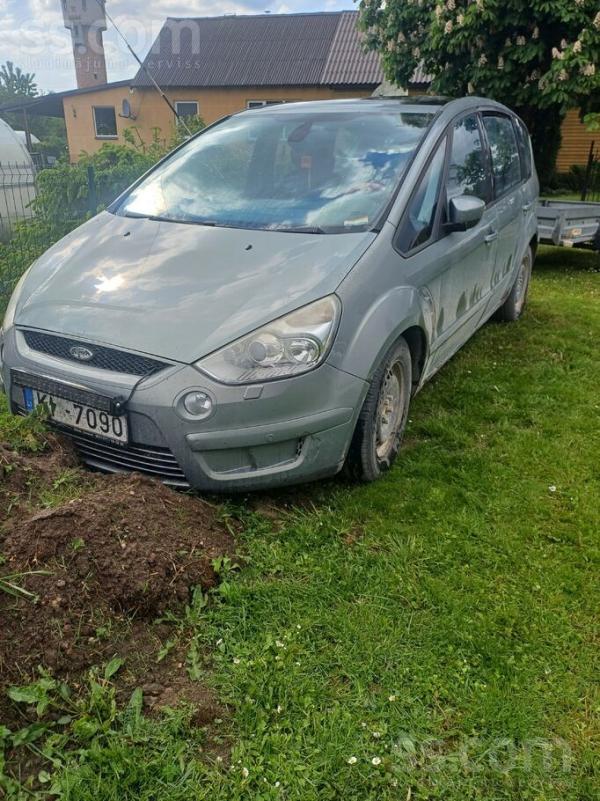 Grey Ford S-Max 2010 in Liepaja, with an engine capacity of 2.20 L and mileage of 421 thousand km for 1500 €, photo 1 on AUTOMOTO.COM.LV