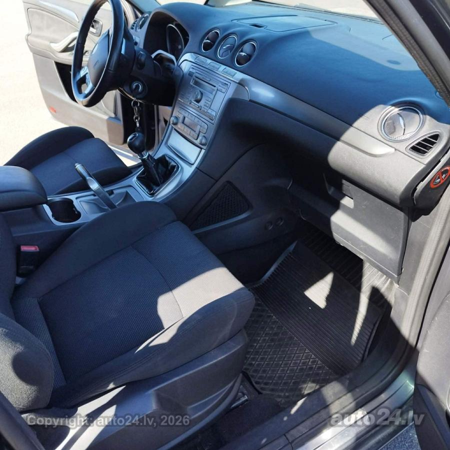 Pelēks Ford S-Max 2006 Tallina, ar dzinēja tilpumu 1.80 L un nobraukumu 270 tūkst. km par 1700 €, foto 7 vietnē AUTOMOTO.COM.LV