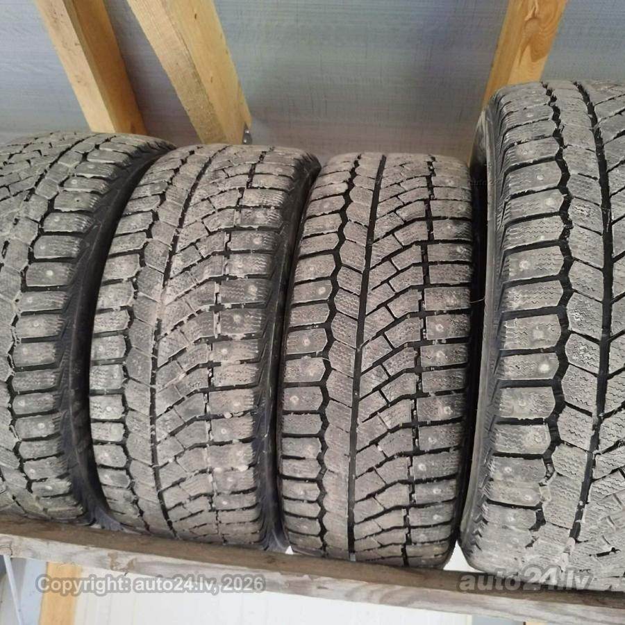 Pelēks Ford S-Max 2006 Tallina, ar dzinēja tilpumu 1.80 L un nobraukumu 270 tūkst. km par 1700 €, foto 10 vietnē AUTOMOTO.COM.LV